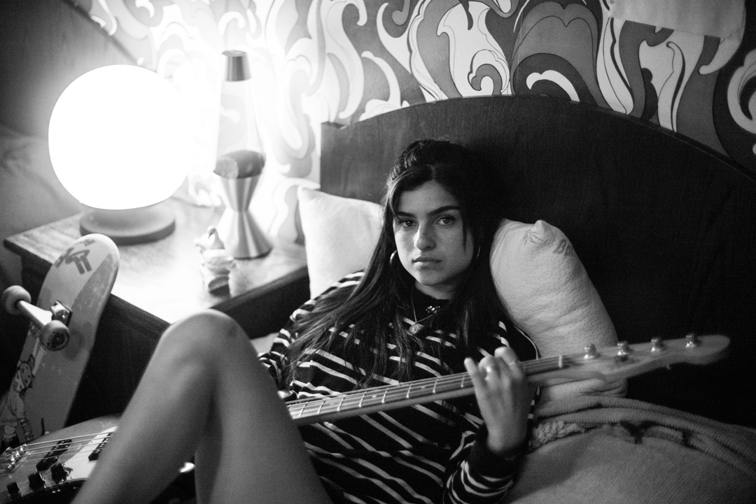 Ren Drops Her New Song "idc" - V Magazine