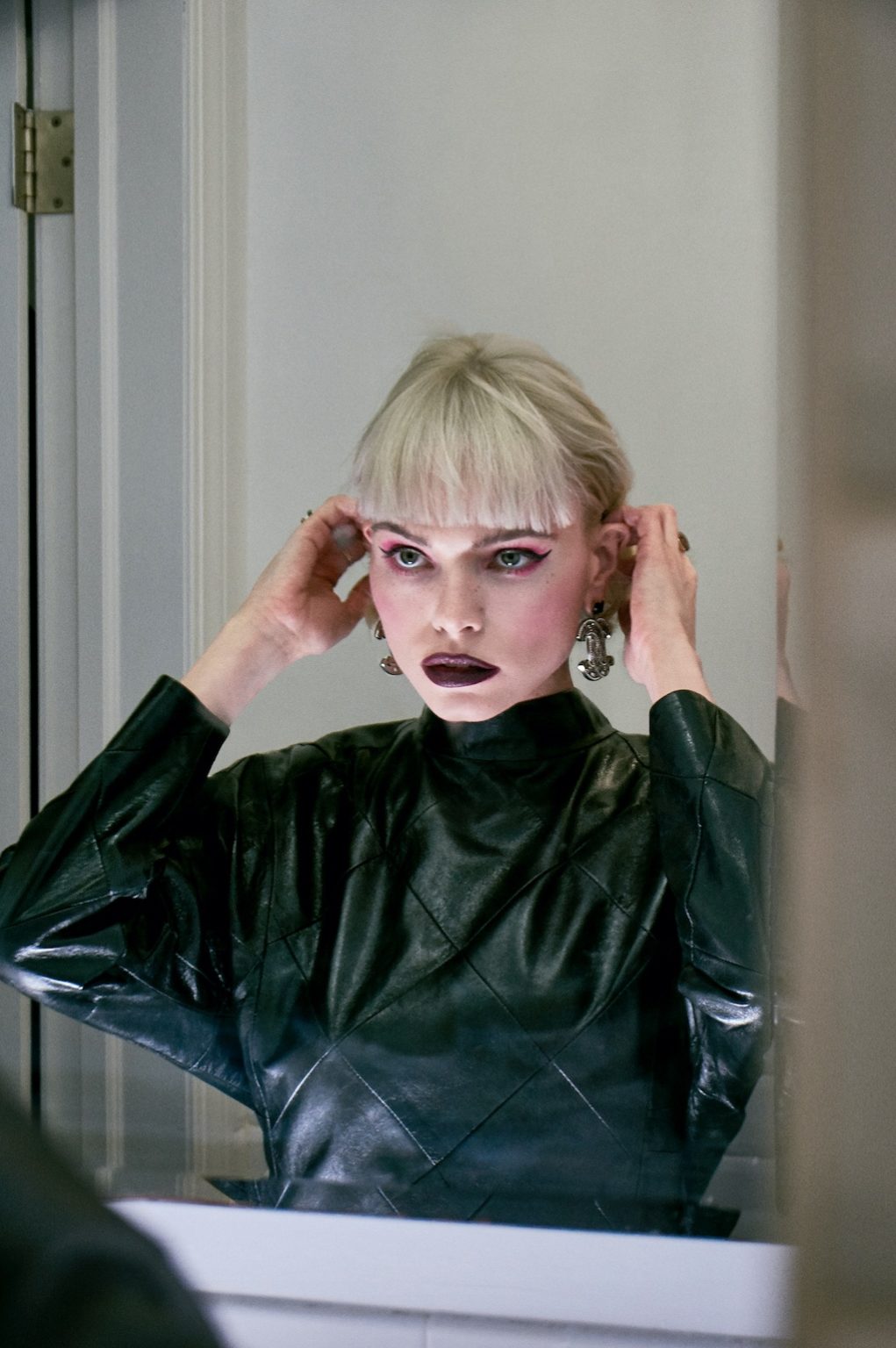 Meet Winona Oak: The Alt-Pop Artist Who's On the Rise - V Magazine