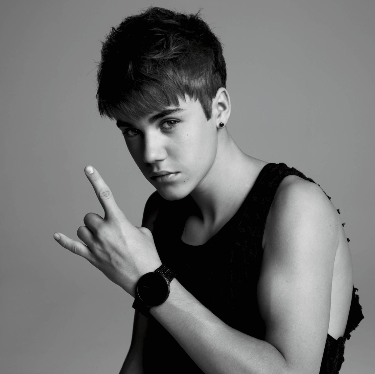 We're Stuck On Justin Bieber and His New Single - V Magazine