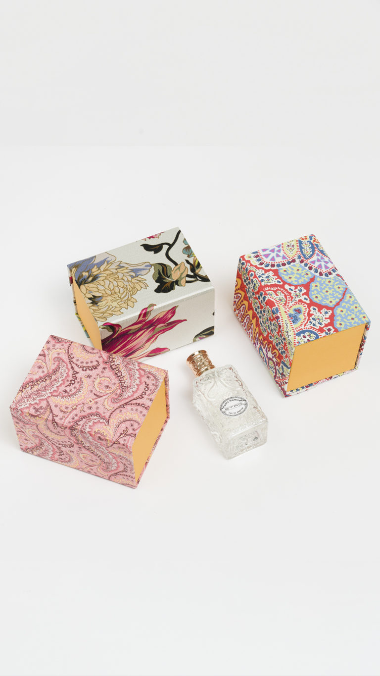 Etro Unveils New Fragrance White Magnolia - V Magazine