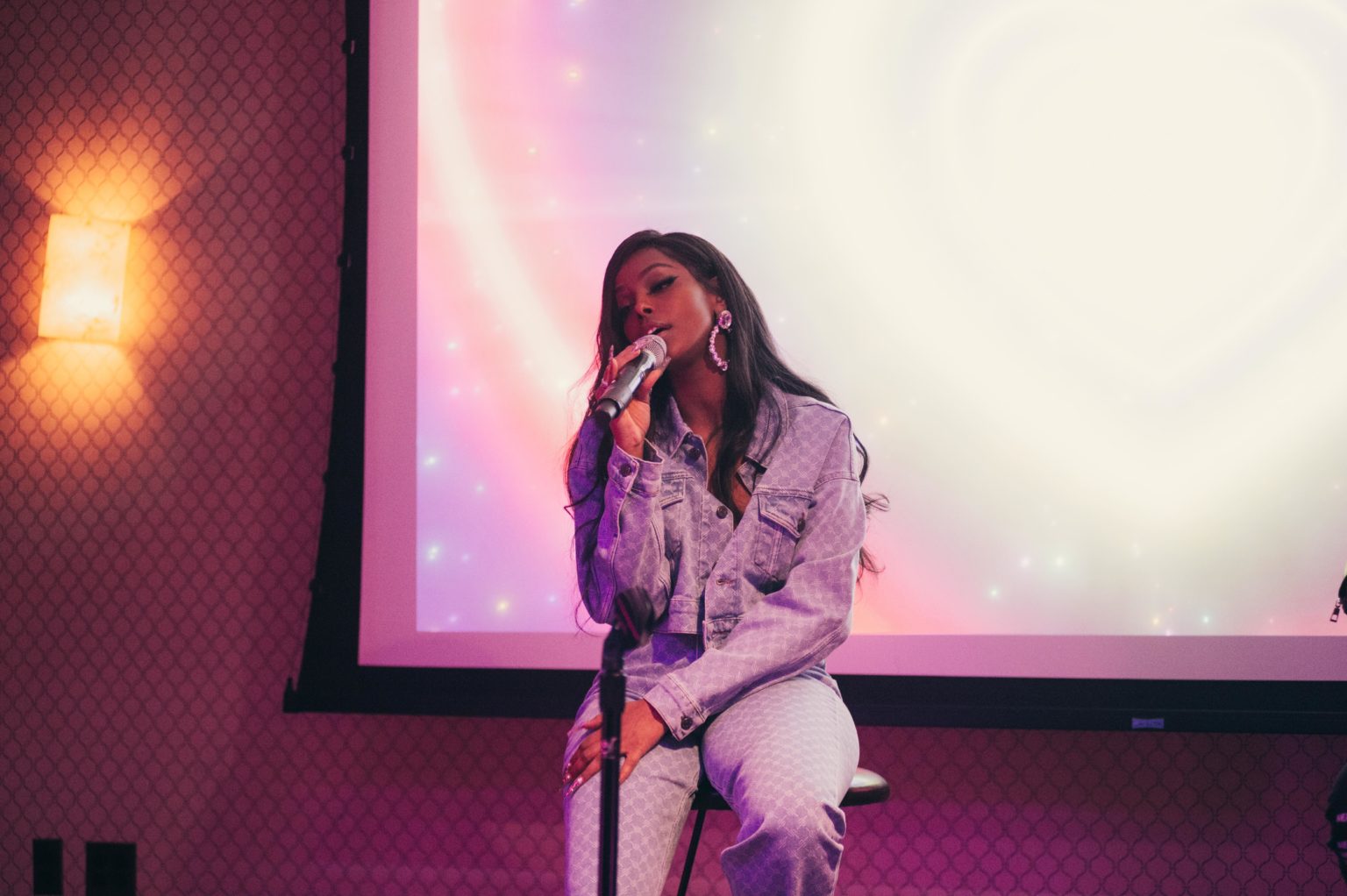 Amaal Defines Sexual Liberation in New EP - V Magazine