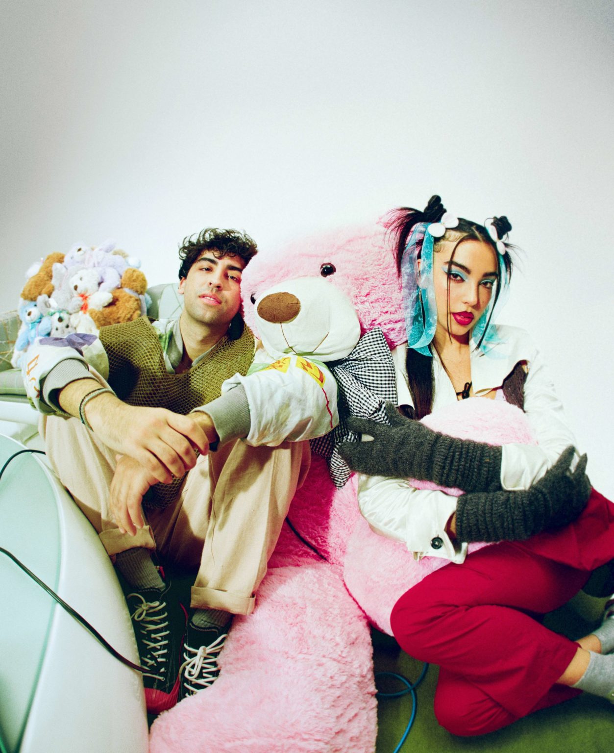 BETWEEN FRIENDS Releases Good Vibes and "More" - V Magazine