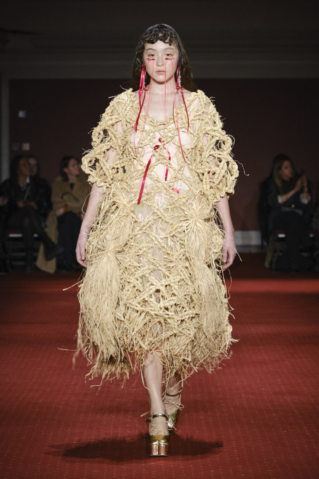 Simone Rocha A/W 23: Going Back to Irish Traditions and Rituals - V ...