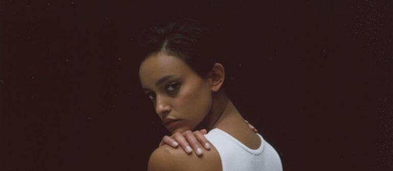 Réalisation Par Unveils Elvis Collaboration - V Magazine