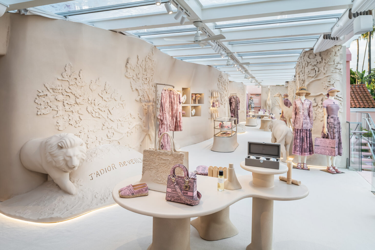 Dior Unveils 'Dioriviera' Poolside Paradise At Beverly Hills Hotel - V ...