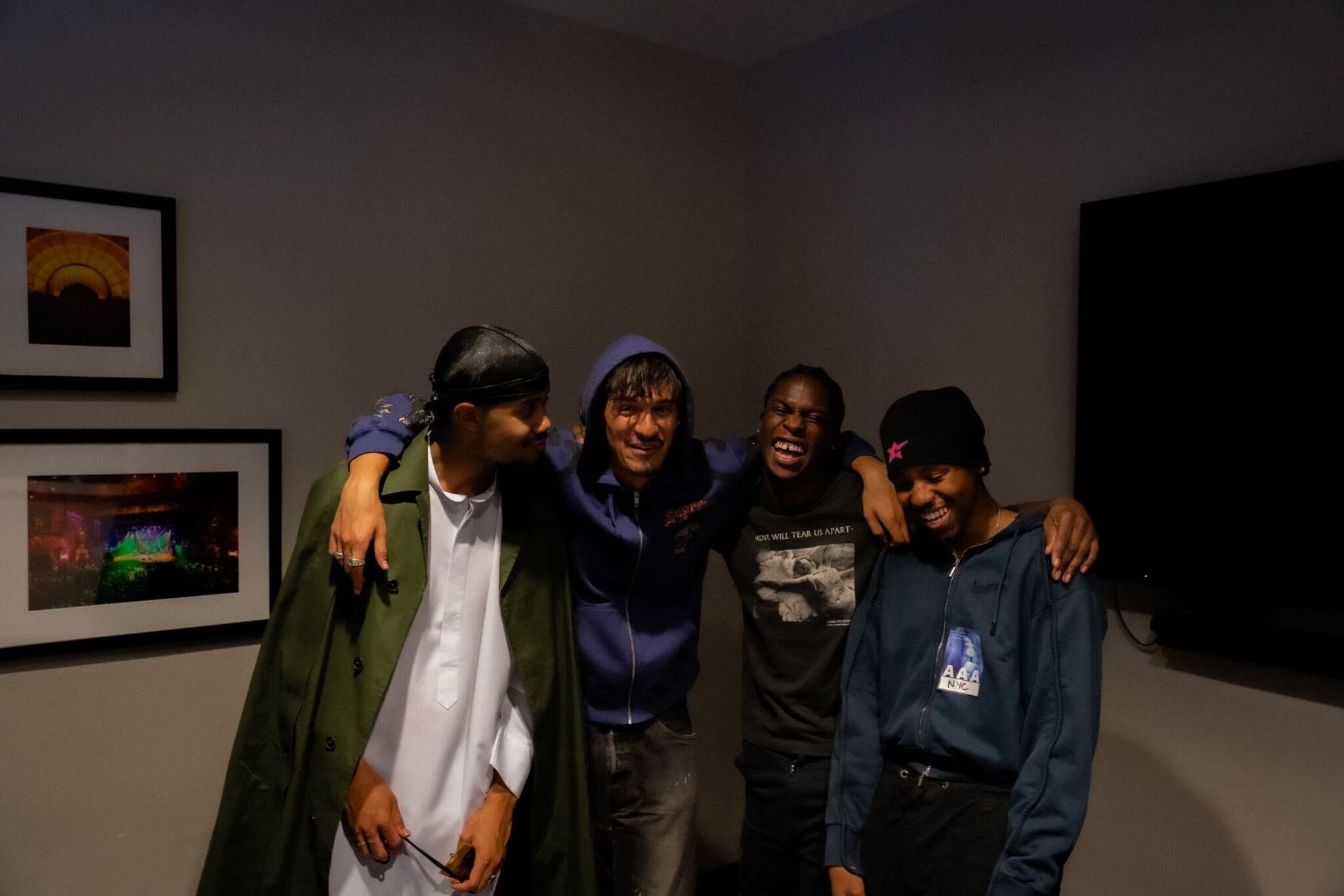 Tour Diary: Daniel Caesar Lights Up Madison Square Garden - V Magazine