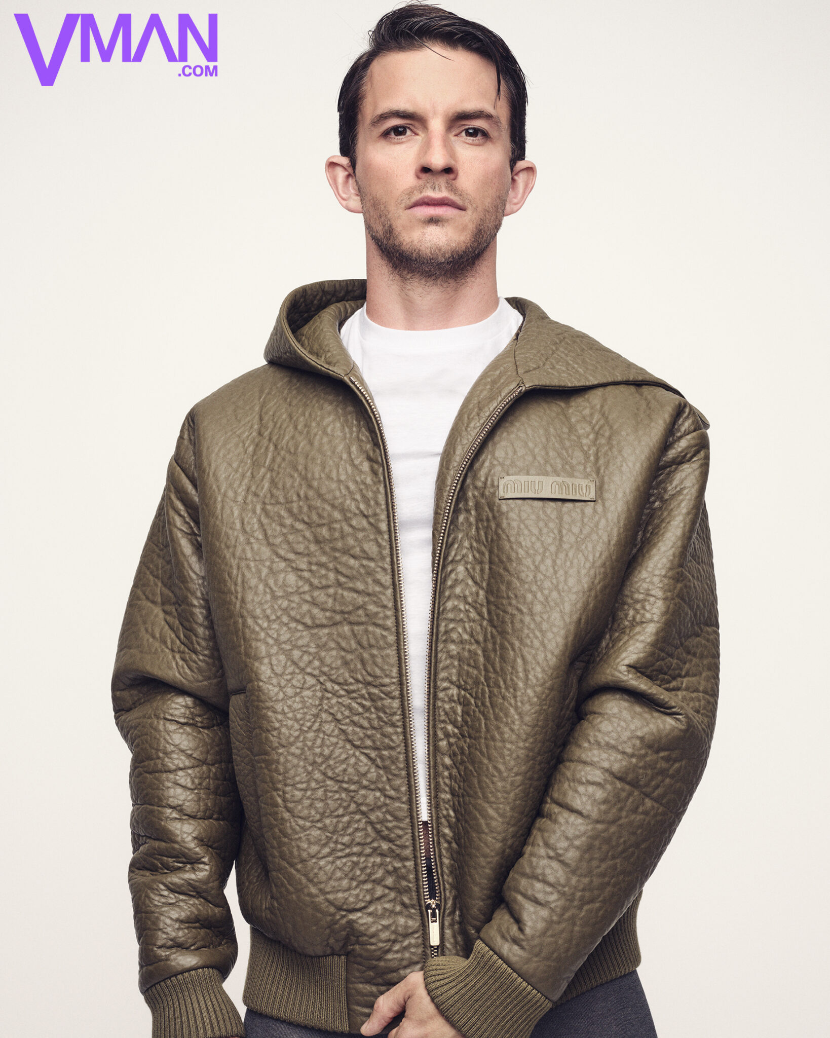 Digital Cover: Jonathan Bailey is Acting Up - V Magazine