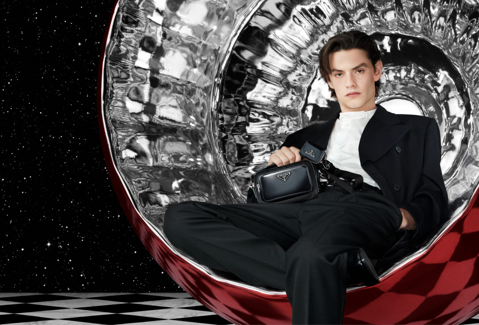 Prada's Reveals New Holiday 2023 Campaign With Star-Studded Cast - V ...