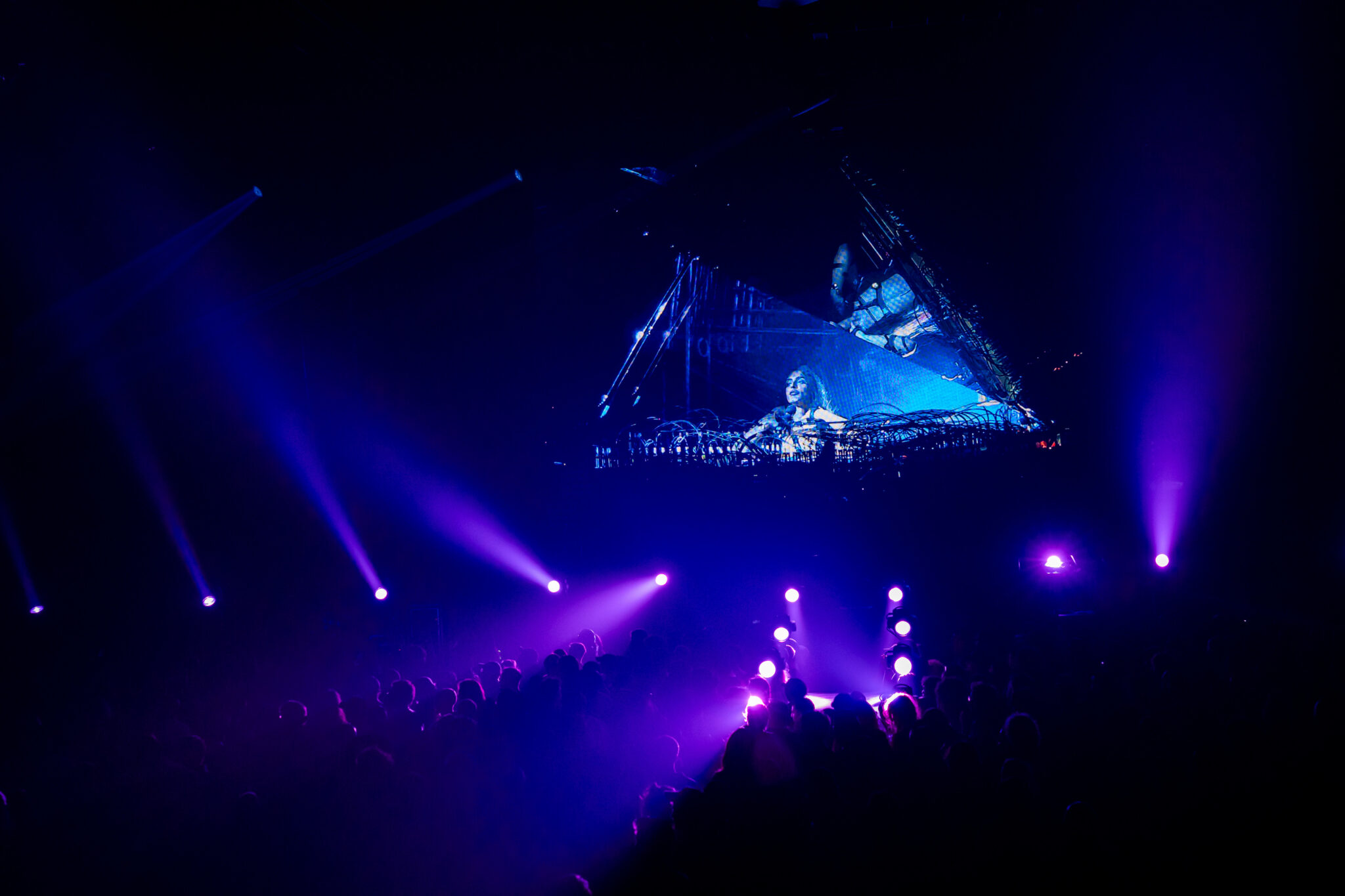 Arca’s ‘Mutant;Destrudo’ Was a Visual Manifesto of Music-Meets-Tech - V ...