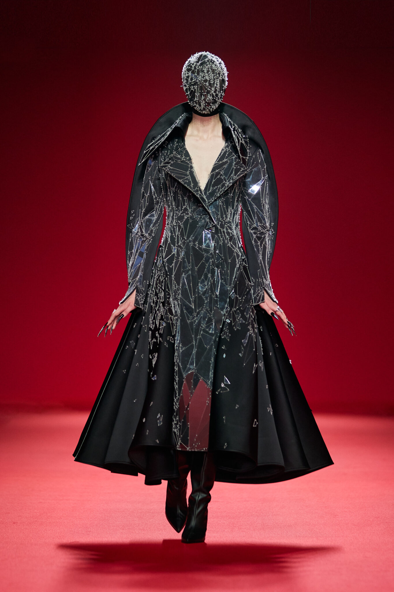 Robert Wun Conjures up Haute Horror for His Couture SS24 Collection - V ...