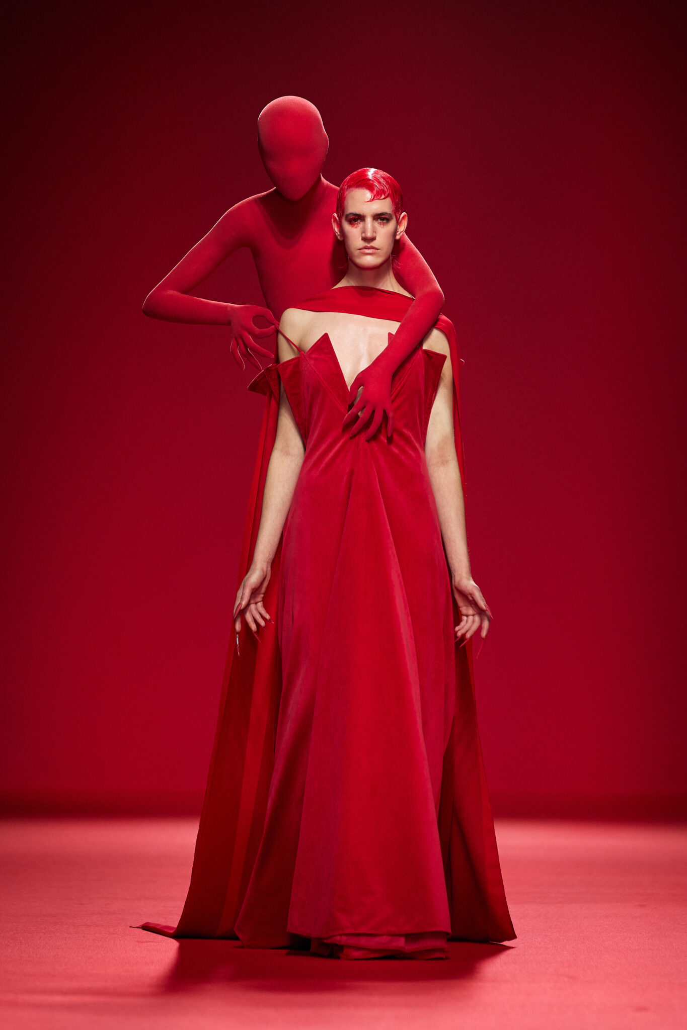 Robert Wun Conjures up Haute Horror for His Couture SS24 Collection - V ...