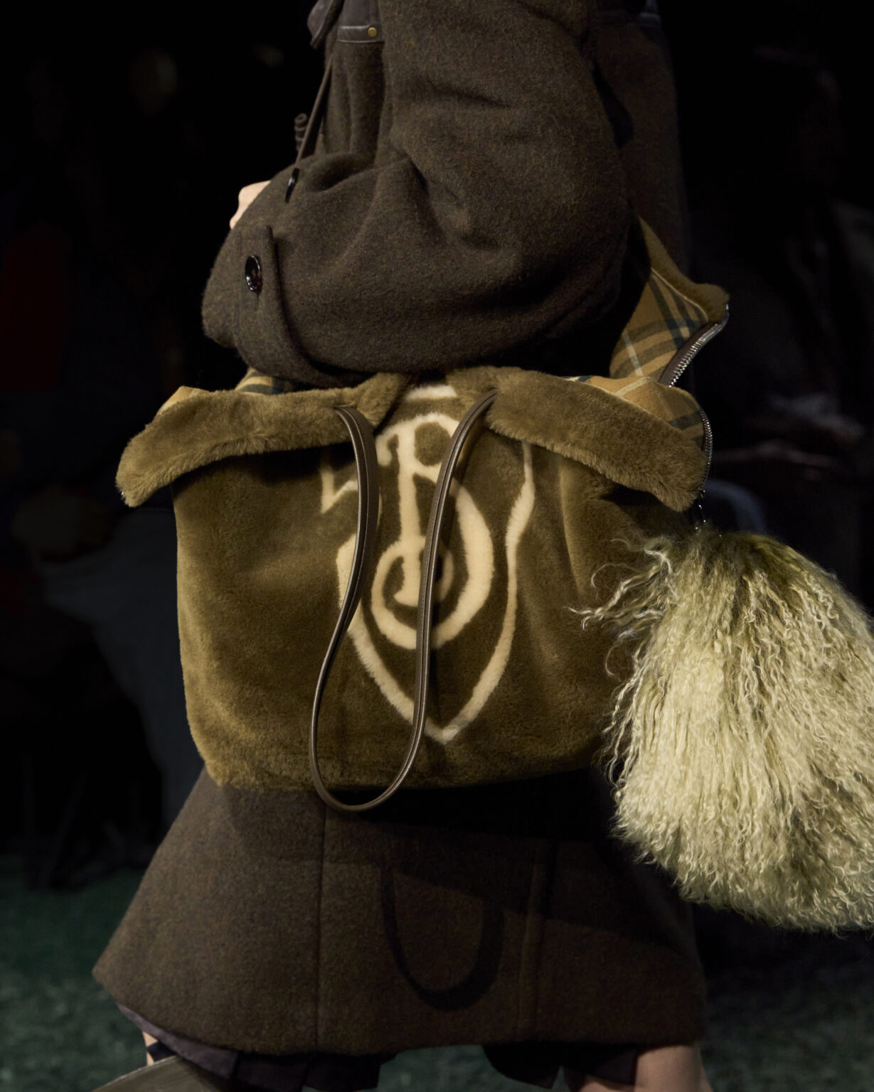 Daniel Lee Brought It Back to the Roots for Burberry’s Fall 2024 ...