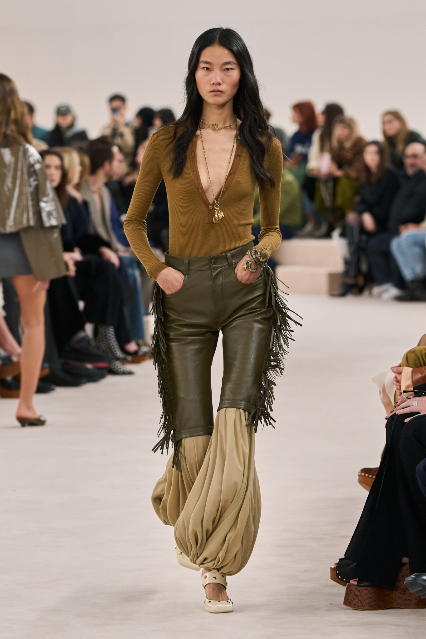 Chemena Kamali’s Debut Collection for Chloé Was One for the Girls - V ...