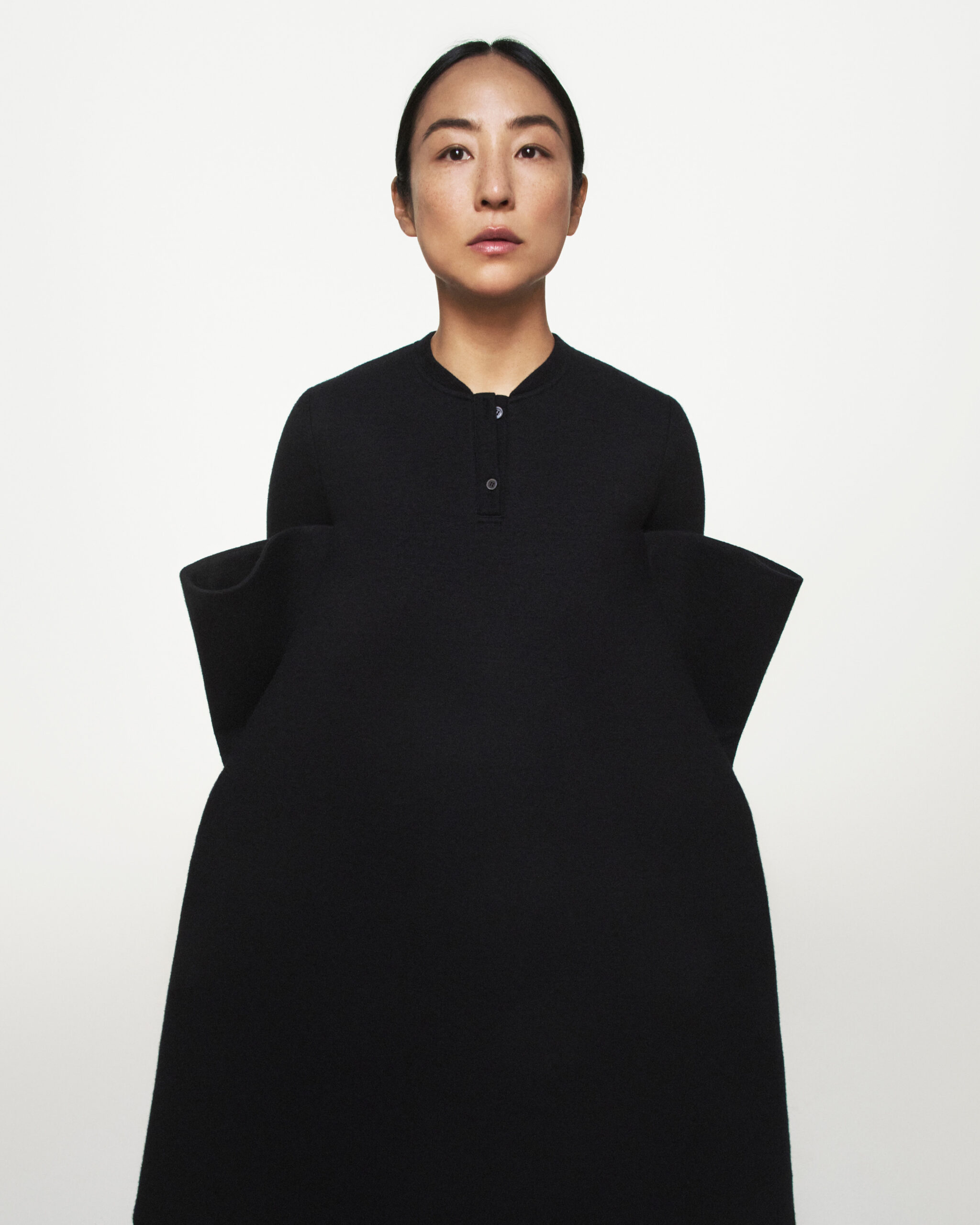 Daniel Craig & Greta Lee Bring Their Star Power to Loewe’s FW24 ...