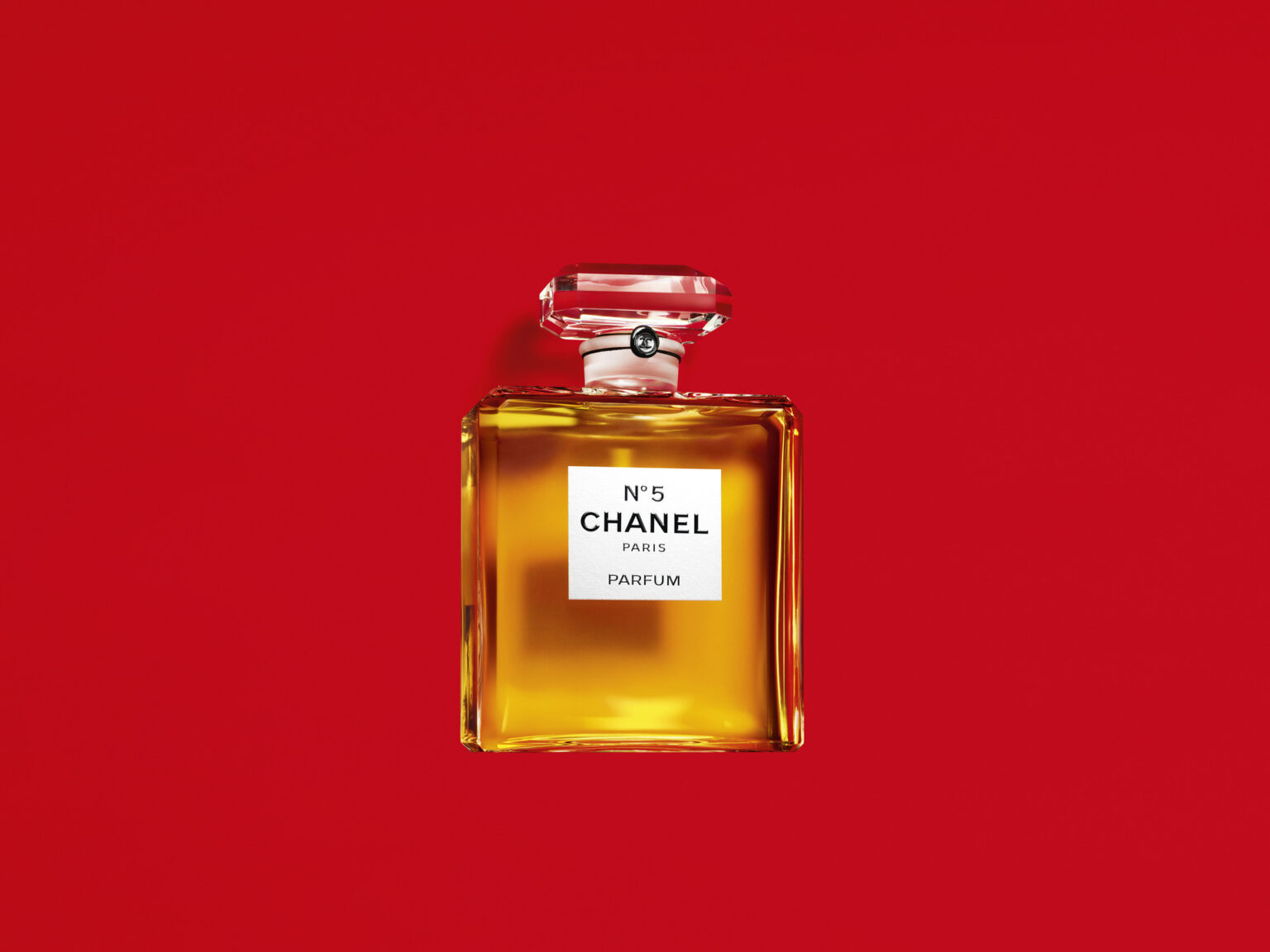 CHANEL's New Nº5 Campaign With Margot Robbie Overflows With Floral ...