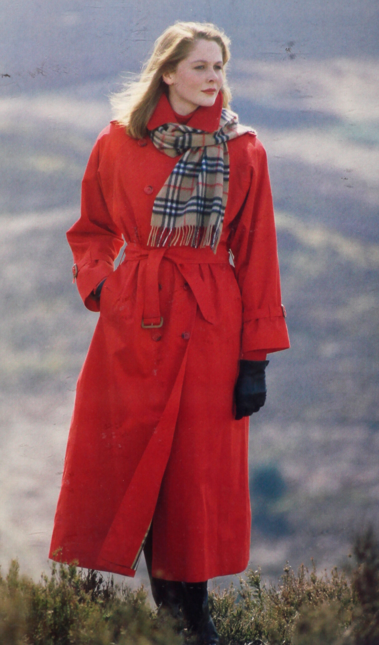 How Burberry’s Check Scarf Became a Symbol of English Craftsmanship - V ...