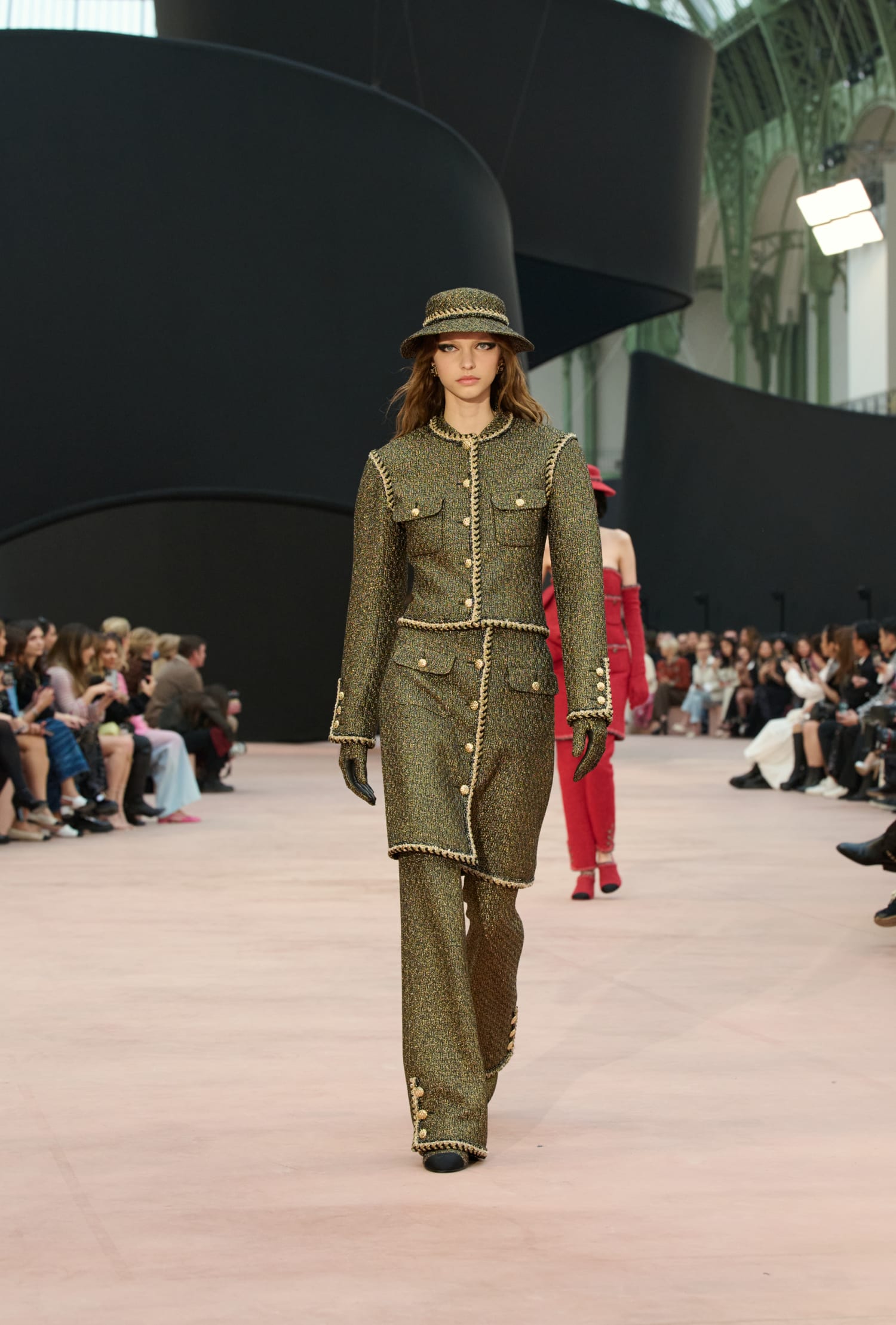 Chanel Plays up Proportion and Style DNA for FW25/26 Collection - V ...