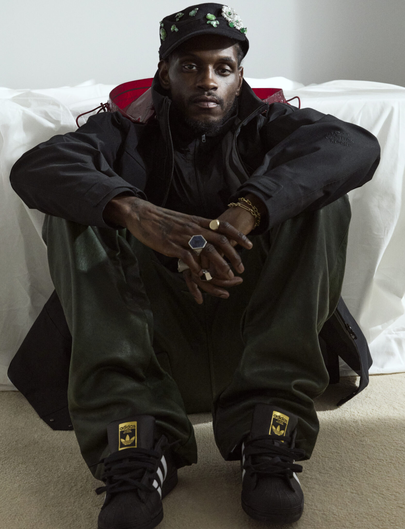 V Magazine - Where pop culture meets fashion.