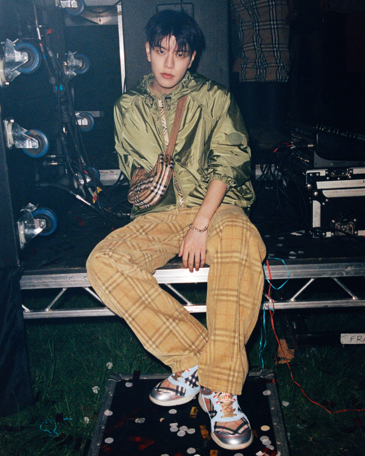 Burberry’s Latest Campaign Captures the Spirit of British Festivals - V ...